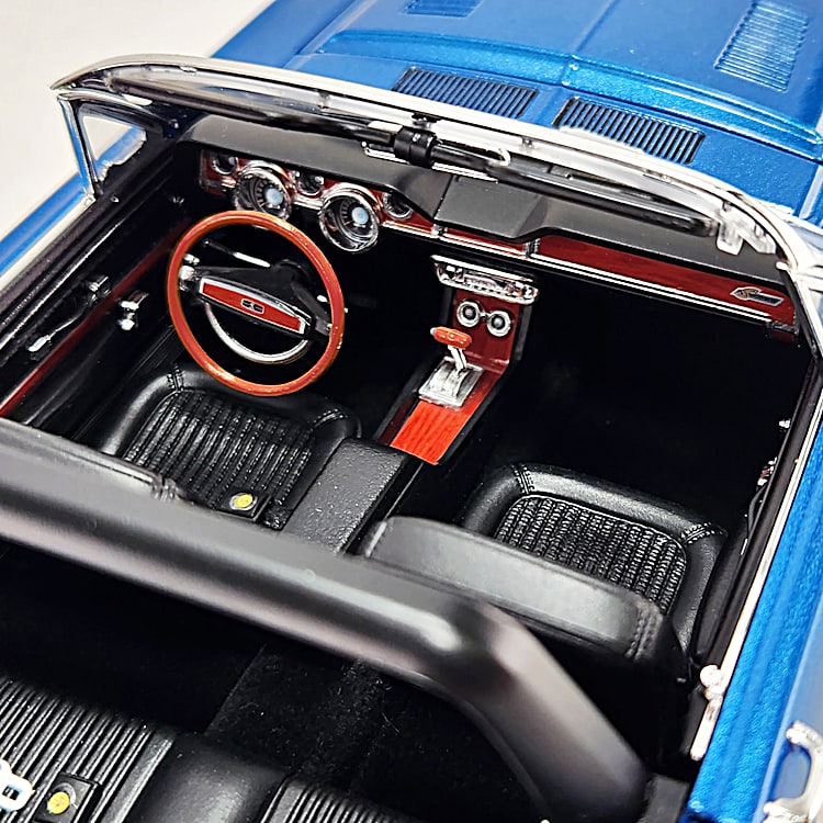1968 Shelby GT500 Convertible 1:18-Scale Diecast Car With An 1968 Shelby GT500 Convertible 1:18-Scale Diecast Car With An